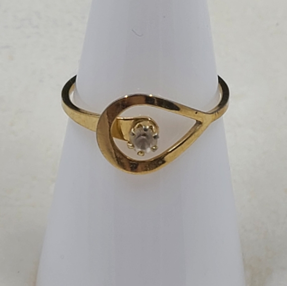 Avon | Jewelry | Vintage Avon Gold Tone Teardrop Ring With Clear Stone ...